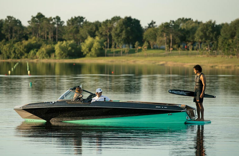 A Complete Guide to Ski Boats & Wake Boats: All You Need to Know!