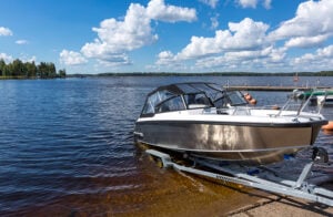 How to Launch a Boat by Yourself: Complete Beginner's Guide