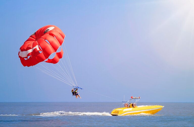 How to Parasail: Essential Tips for Your First Time