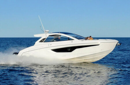A Complete Guide to Bowrider Boats: All You Need to Know!